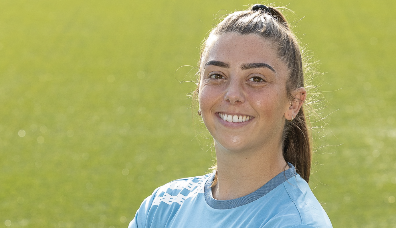 Een professionele voetbalcarrière combineren met een zorgcarrière? Isa ...